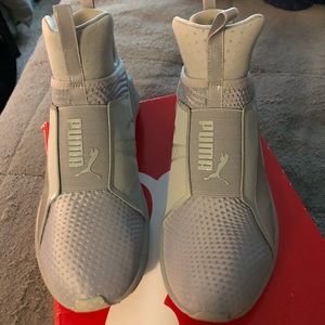 Puma | Shoes | Light Grey Pumas | Poshmark